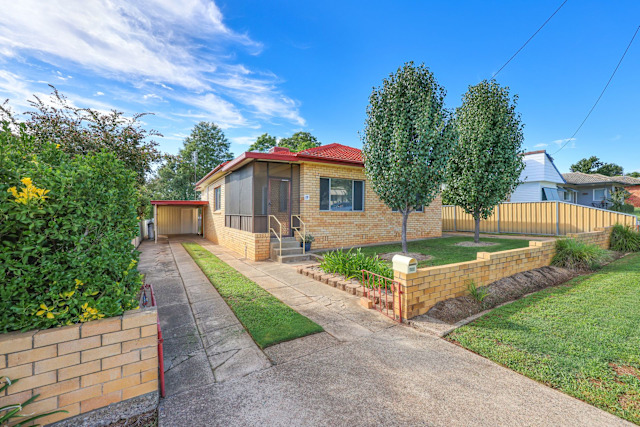 19 Croydon Avenue, Tamworth, New South Wales 2340 - for Sale | Gumtree ...