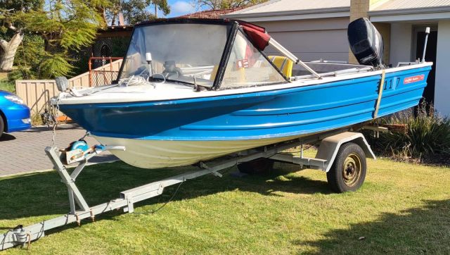 Quintrex Runabout 4.3m with 40hsp Mercury & Trailer regod | Motorboats ...
