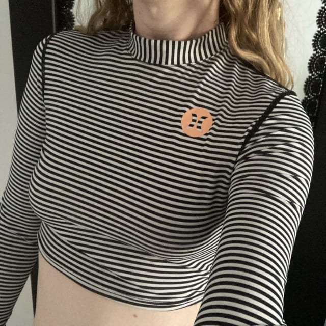 Hurley Long Sleeve Crop Top Rash Vest | Swimwear | Gumtree Australia ...