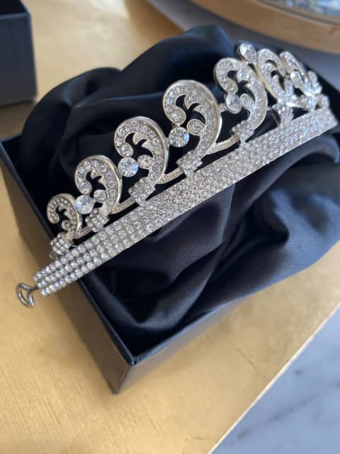 Bridal Tiara (Cartier inspired) brand new | Collectables | Gumtree ...