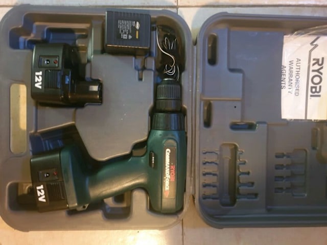 Ryobi Command Force drill Skin set with 2 batteries - Power Tools in ...