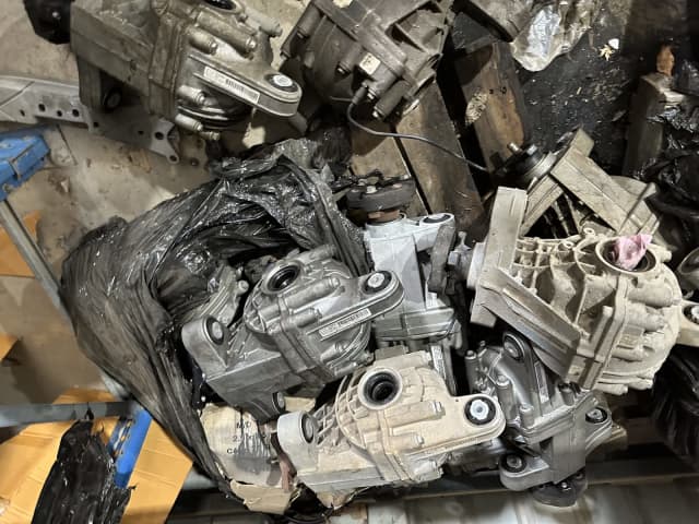 Holden commodore ve diff Vf v6 v8 ss sv6 292 327 346 | Engine, Engine ...