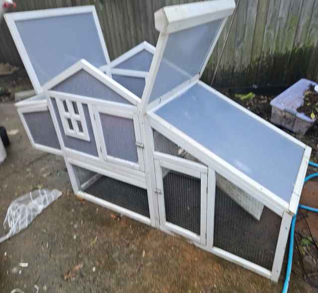 chicken coop and runner with food, food feeder and waterer | Livestock ...