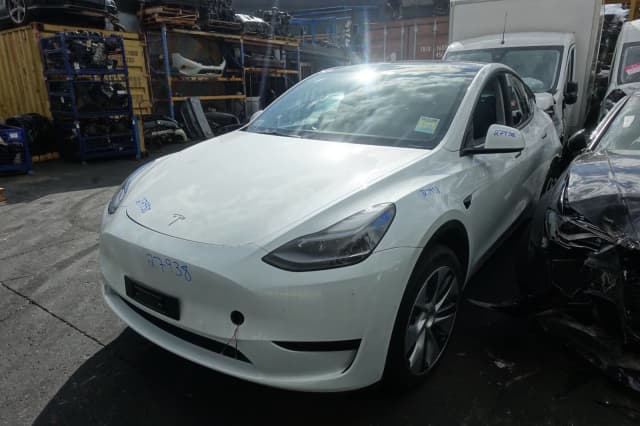 (27938) Wrecking Damaged Tesla MODEL Y Parts | Wrecking | Gumtree ...