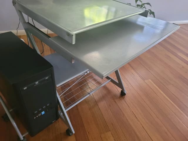 Compact design DESK with wheels | Desks | Gumtree Australia ...