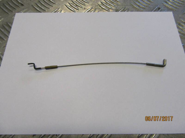 HOLDEN COMMODORE VZ BOOT LOCK ACTUATOR ROD/LATCH | Other Parts ...