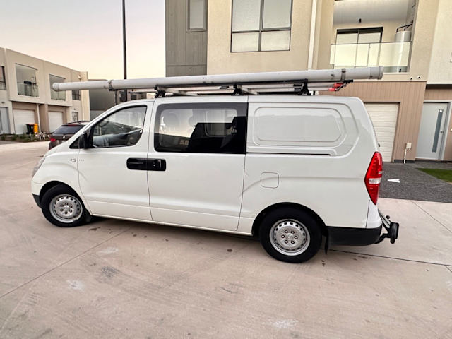 2011 HYUNDAI iLOAD CREW 5 SP AUTOMATIC 4D VAN | Cars, Vans & Utes ...
