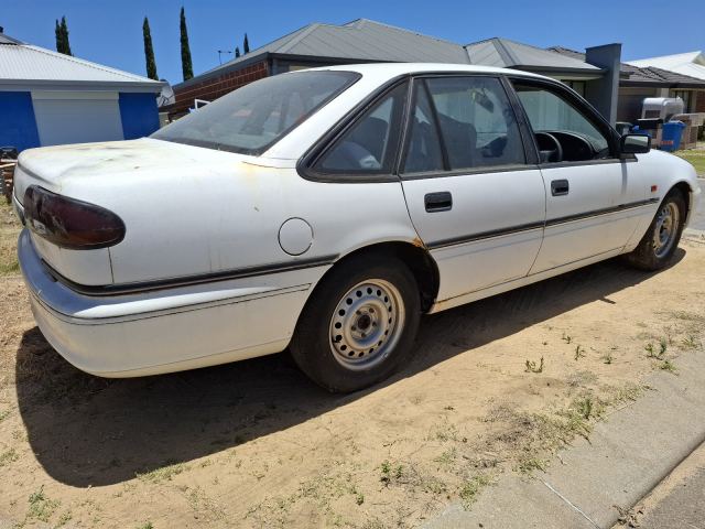 Holden Commodore/Toyota Lexcen 1994. Very minimal rust, dash good and ...