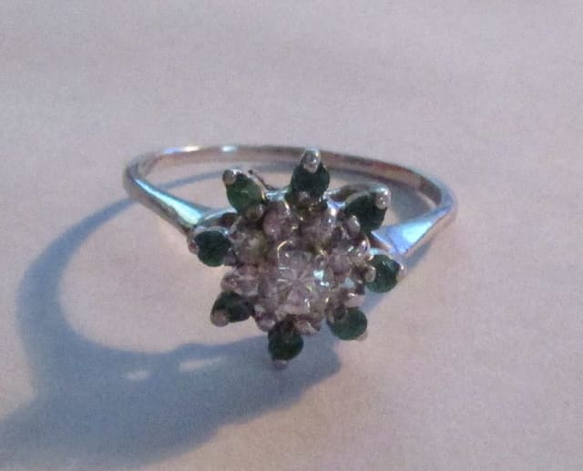 14ctWhite Gold Cluster Ring with Emeralds and Diamonds with Val $2,400 ...