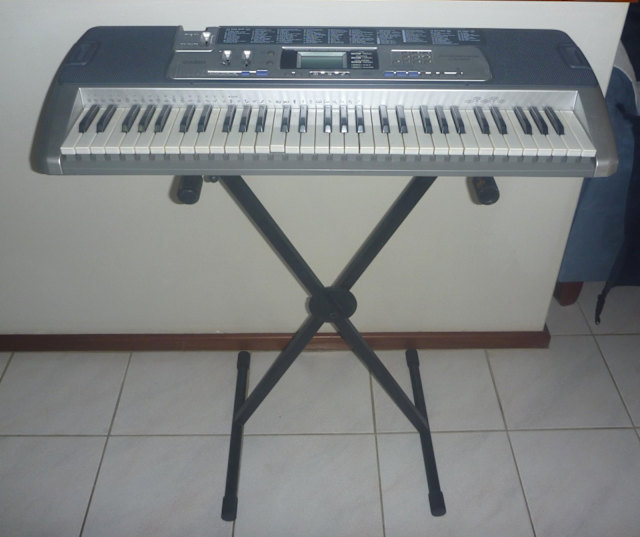 Casio LK-100 Key Lighting Keyboard / Piano & Stand - Keyboards & Pianos ...