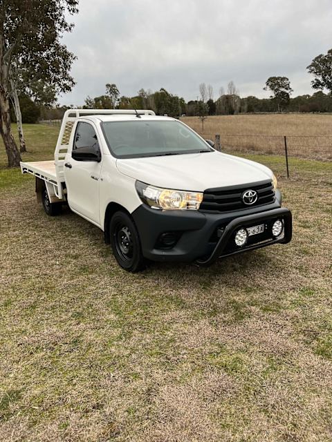 Toyota Hilux 2.4l DIESEL 2015 GUN122R | Cars, Vans & Utes | Gumtree ...