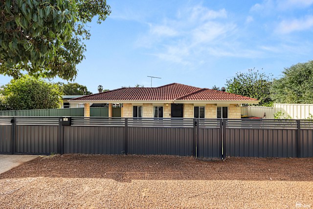 5 Spencer Road, Kelmscott, Western Australia 6111 - for Sale | Gumtree ...