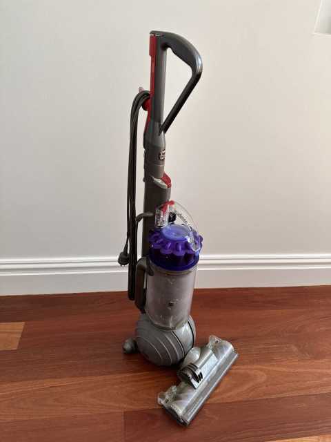 Dyson DC40 Ball Animal Midsize Upright Vacuum | Purple Original ...