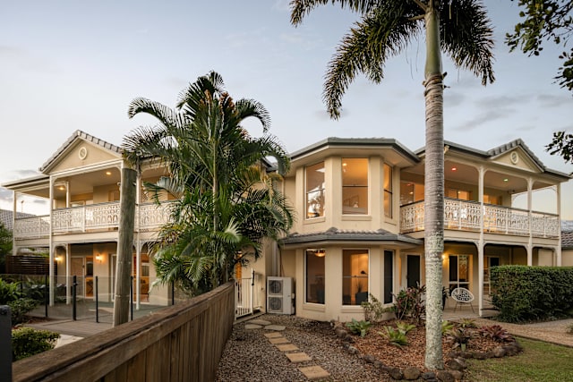 52 Penzance Drive, Redland Bay, Queensland 4165 - for Sale | Gumtree ...