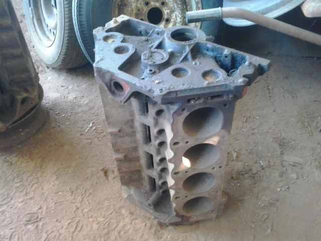 Red HOLDEN 253 V8 Engine Block | Engine, Engine Parts & Transmission ...