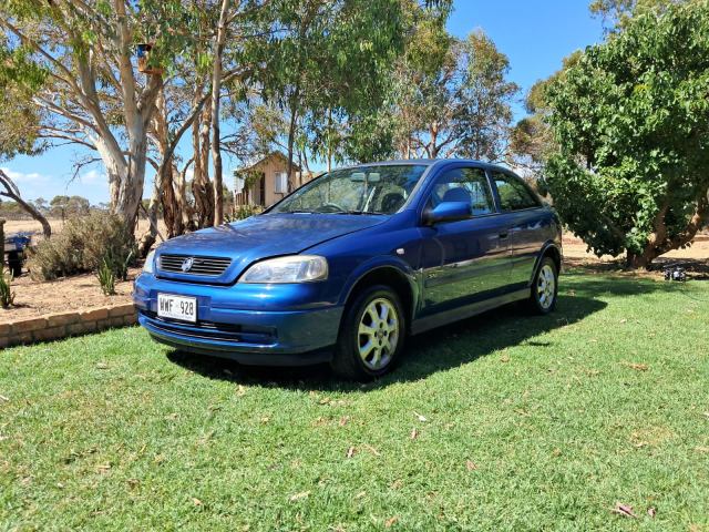 2003 HOLDEN ASTRA SXi 5 SP MANUAL 3D HATCHBACK | Cars, Vans & Utes ...