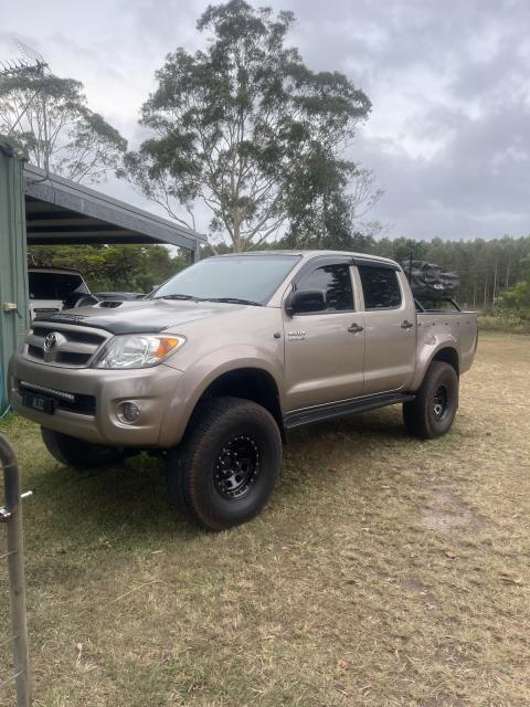 2005 TOYOTA HILUX SR5 (4x4) 5 SP MANUAL DUAL CAB P/UP | Cars, Vans ...