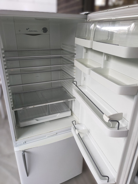 Fisher & Paykel E442B Fridge Freezer - $75 ONO - Pickup Only - Fridges ...