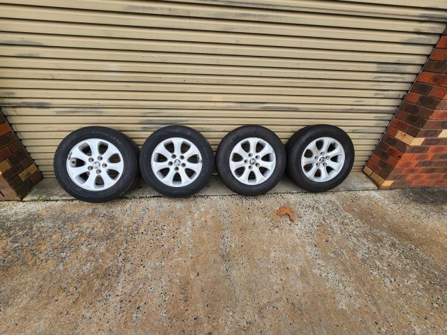 commodore ve 16 alloy wheels and tyres | Wheels, Tyres & Rims | Gumtree ...