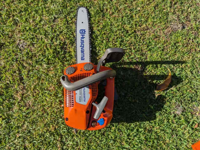 Husqvarna T525 Chainsaw - Garden Tools in Bentley WA | Gumtree Australia