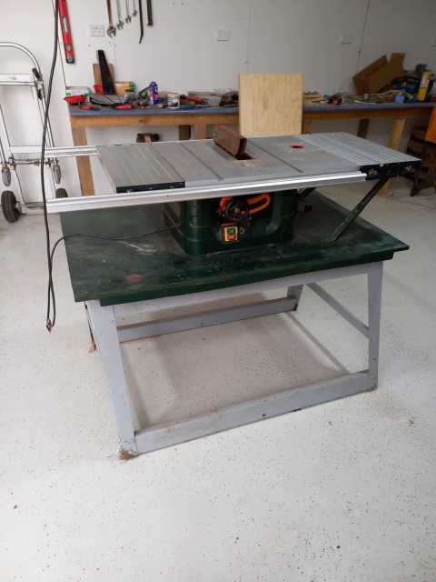Table Saw with extendable side and feed in and out tables - Power Tools ...