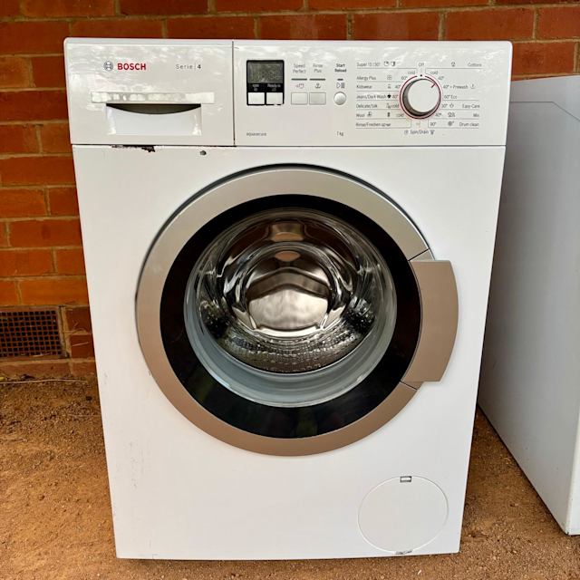 Bosch Front loading washing machine. 7kg capacity. 1200 rpm spin ...