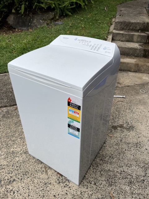 Fisher & Paykel 5.5 kg Washing Machine - Washing Machines & Dryers in ...