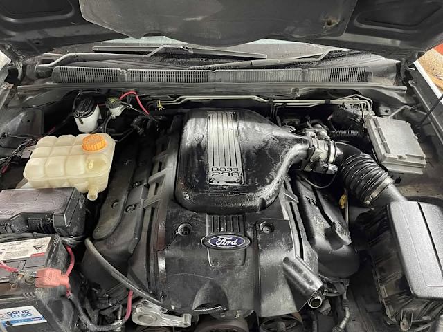 FORD FALCON FG 2008 MK1 XR8 BOSS 290KW ENGINE AND 6SPD MANUAL GEARBOX ...