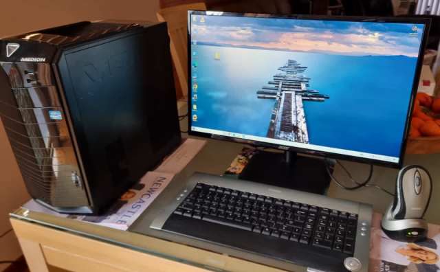 Computer Desktop PC complete Intel i3 Windows 10 SSD LCD etc - Desktops ...