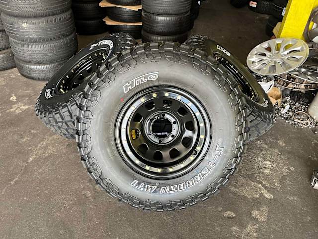 4x 285/75/16 Hilo Muddy with King D-Locker wheels 16x8 ET0 6x139.7 ...