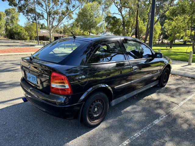 2002 HOLDEN ASTRA CITY 5 SP MANUAL 3D HATCHBACK | Cars, Vans & Utes ...