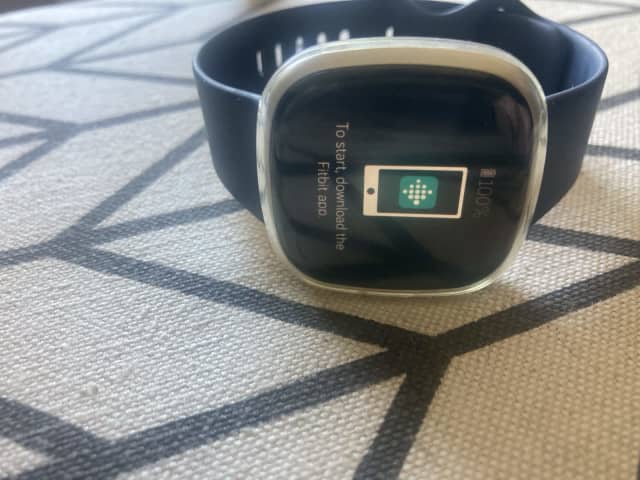 Fitbit Versa 3 watch Night Blue Softgold HR monitor, GPS & music - Gym ...