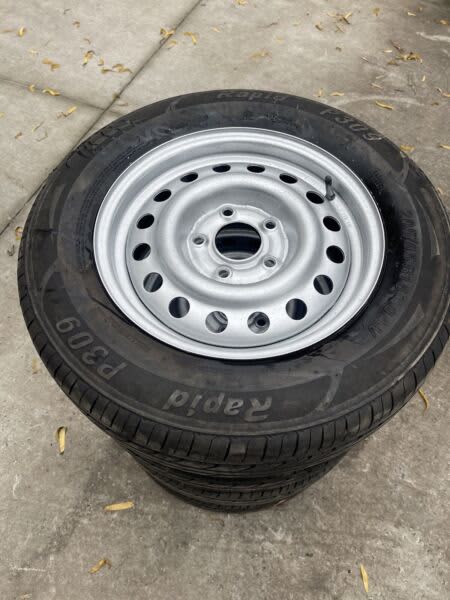 Holden commodore stock rims and tyres 99% | Wheels, Tyres & Rims ...