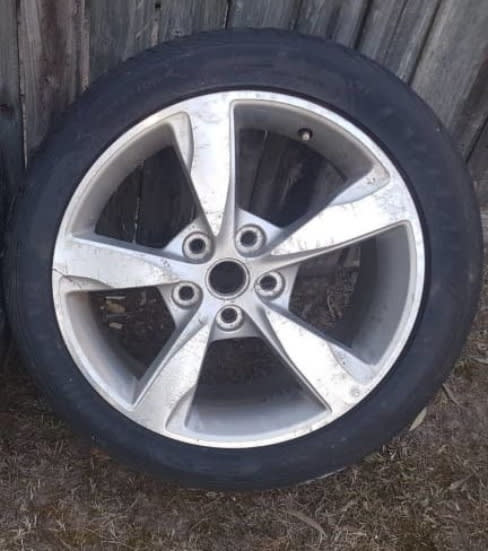 MAG WHEEL COMMODORE VFII SS/SV6 245 45 18 Bridgestone | Wheels, Tyres ...
