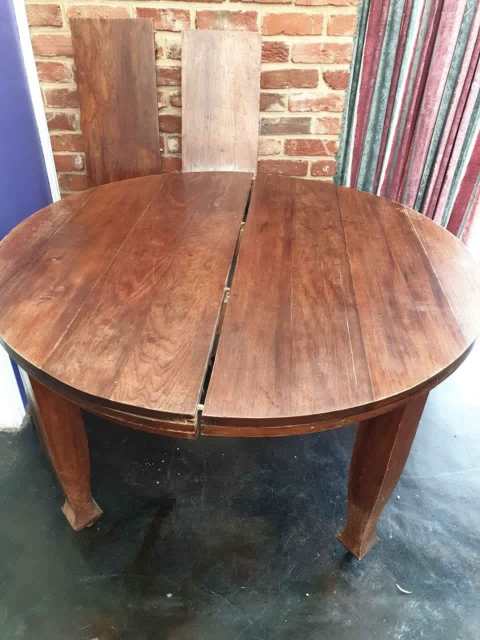 FREE ANTIQUE DINING TABLE EXTENDABLE TO REPAIR AND RESTORE - Dining ...
