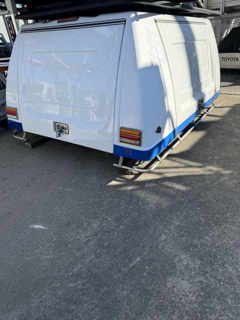 FLEXIGLASS TRAY WITH 3 DOORS CANOPY CANOPY | Auto Body parts | Gumtree ...