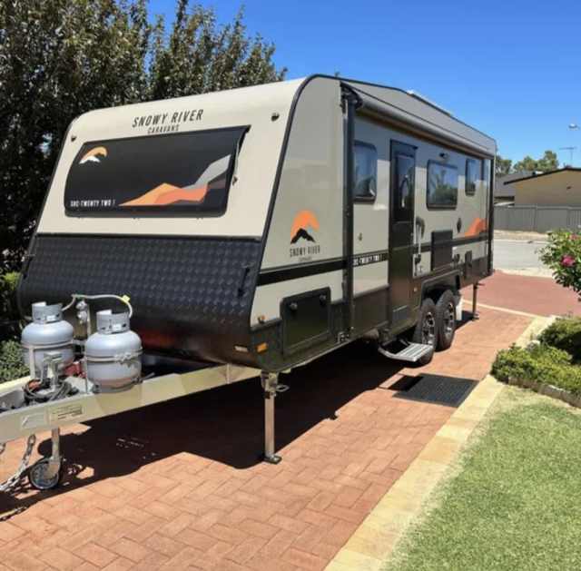 2022 Snowy River 22ft Triple Bunk Caravan (SRC-22F) | Caravans ...