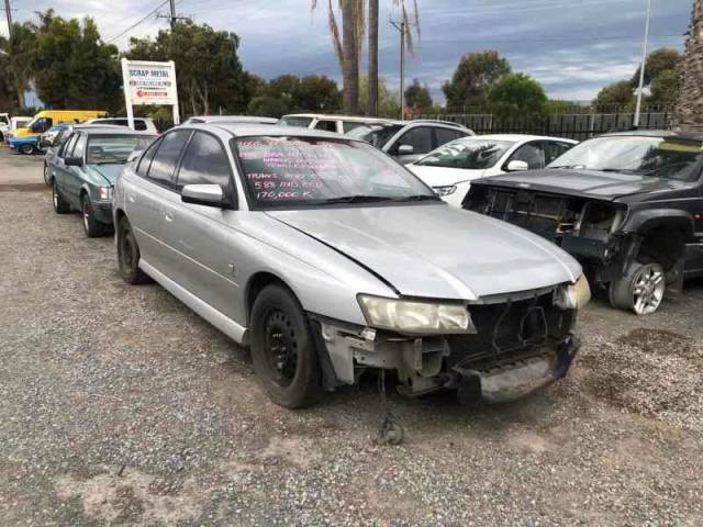 WRECKING HOLDEN VZ COMMODORE SV6 SEDAN 5 SPEED AUTOMATIC PARTS SPARES ...