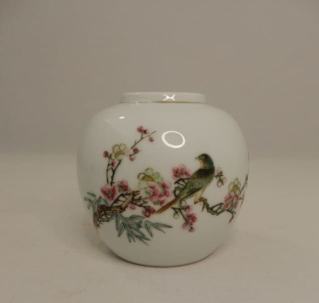 Vintage 20th Century Chinese hand-decorated vase Liling good Feng Sui ...
