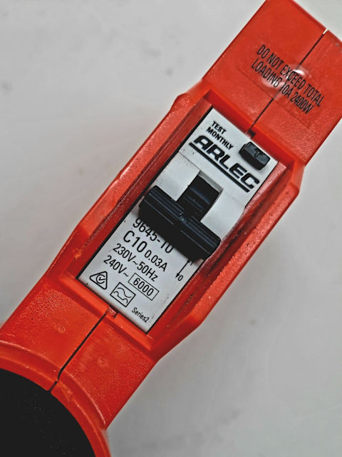 ARLEC STANDARD CARAVAN POWER ADAPTER 10 A -15A | Caravan & Campervan ...