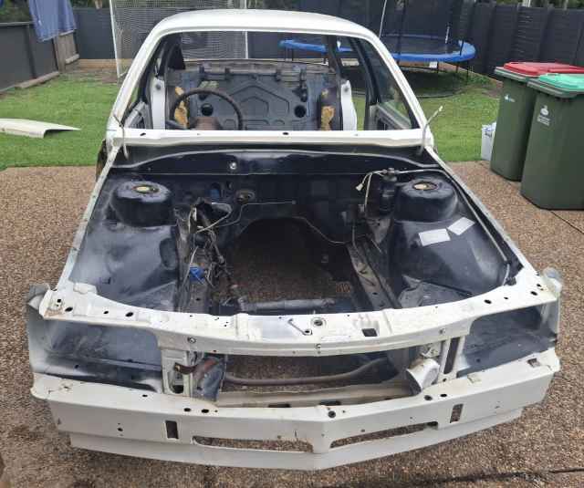 vh commodore shell wrecking sell complete or cuts vb vc | Wrecking ...