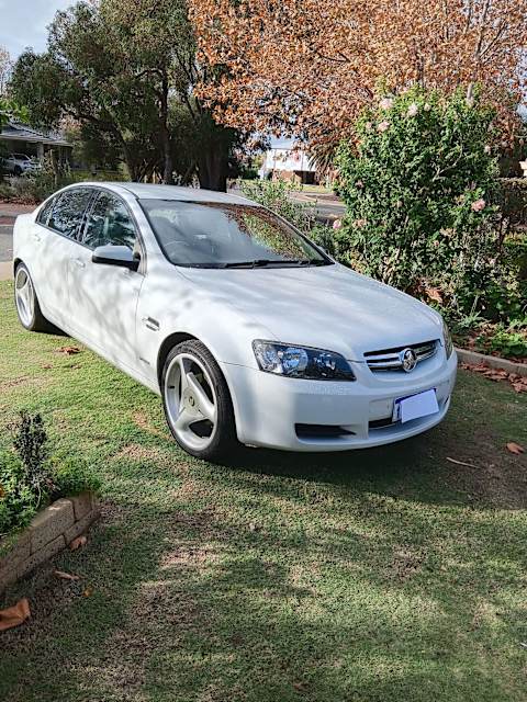 2010 Holden Commodore INTERNATIONAL 6 SP AUTOMATIC 4D SEDAN | Cars ...