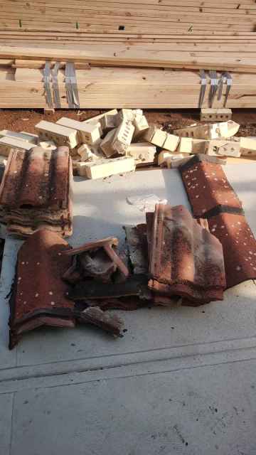 Interlocking Redland Regent Roof Tiles - Building Materials in Pooraka ...