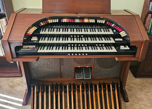 Organ Conn 651 Theatre Style Organ. - Keyboards & Pianos in Moss Vale ...