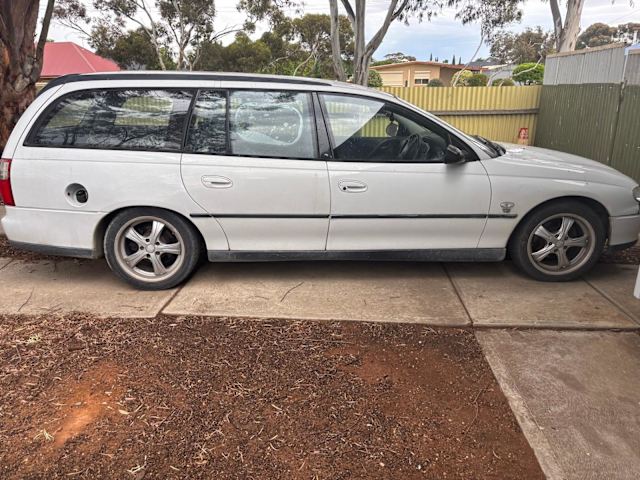 1999 Holden Commodore exclusive 4 speed automatic Wagon ...