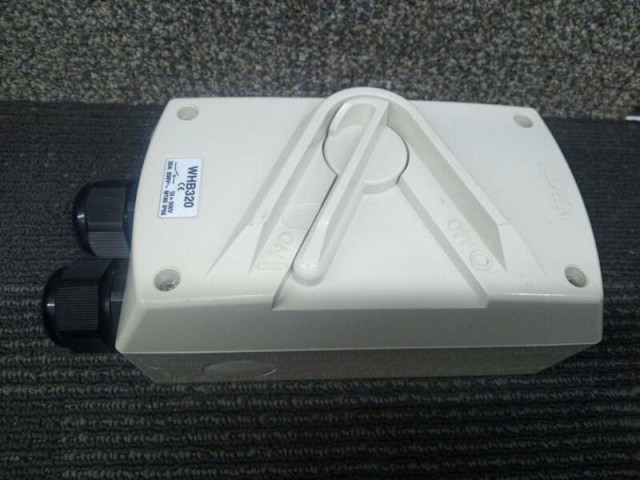 CLIPSAL WHB320 IP66 WEATHERPROOF SWITCH 500V 20A | Building Materials ...