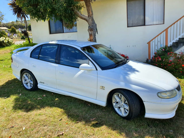 2000 Holden Commodore SS 6 SP MANUAL 4D SEDAN | Cars, Vans & Utes ...