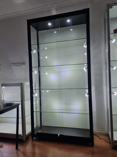 Glass showcase display cabinet 1980mm tall. Brand new glass cabinet ...