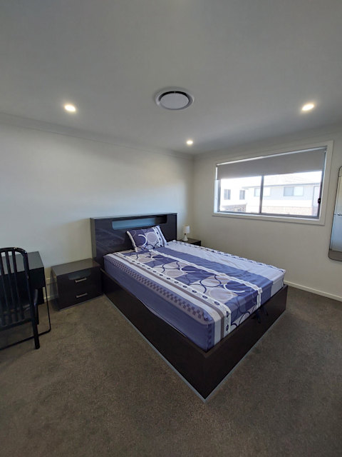 Spacious Bedroom to rent - Share House & Flatshare | Gumtree Australia