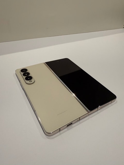 Samsung Galaxy Z Fold 4 256GB Gold - Android Phones in Taylors Lakes ...